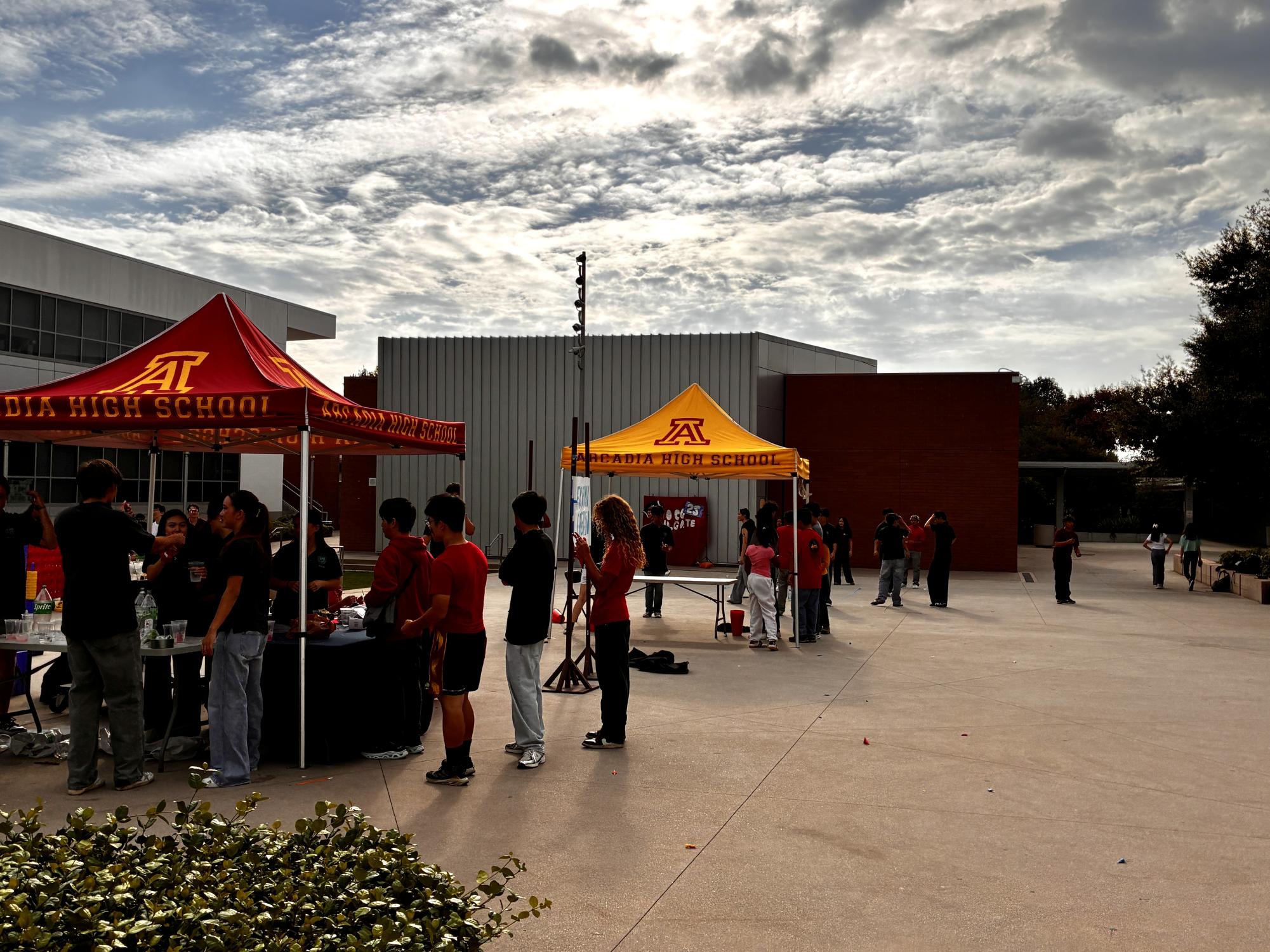 Students Attend Homecoming Tailgate – The Arcadia Quill